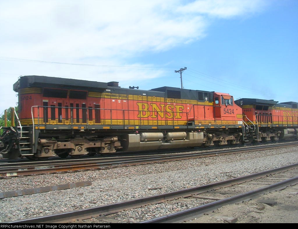 BNSF 5424